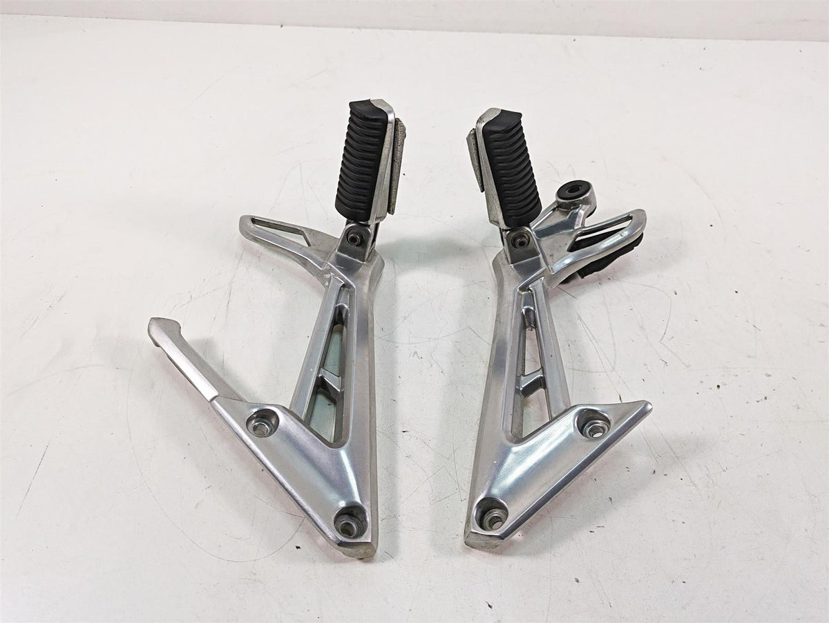 2002 Yamaha FZ1 FZS1000 Fazer Rear Passenger Footpeg Set 5LV-27430-01 ...