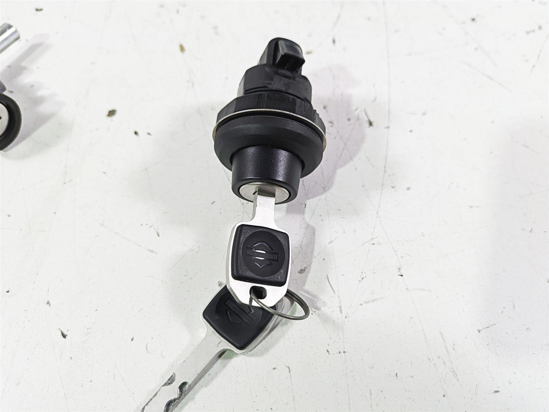 2019 Harley FLHCS Softail Heritage Keys Fork & Saddlebag Lock Set ...