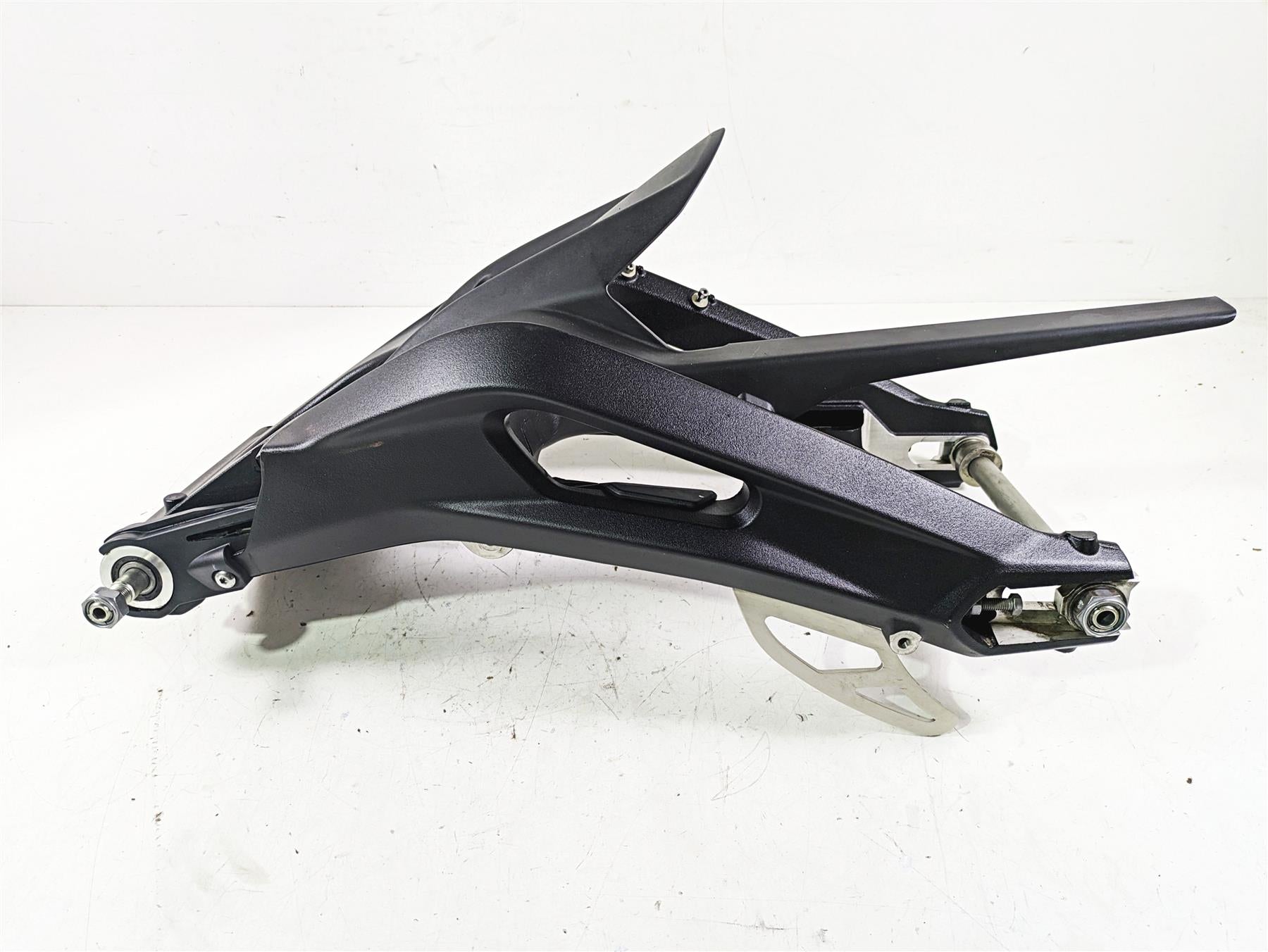 2023 Triumph Street Triple 765 RS Rear Swingarm Swing Arm + 2023 Triumph Street Triple 765 RS Rear Swingarm Swing Arm +