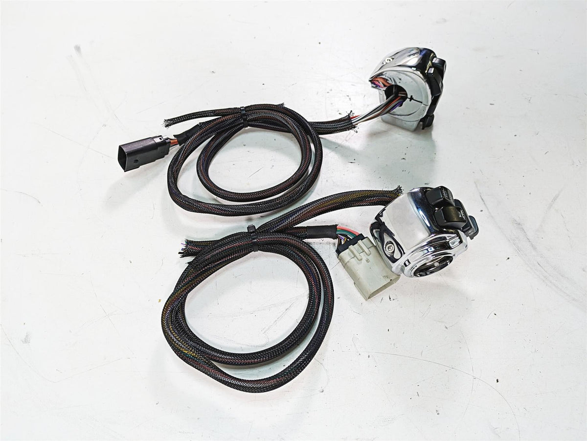 2010 Harley Touring FLHTCU Electra Glide Chrome Control Switch Set Read ...