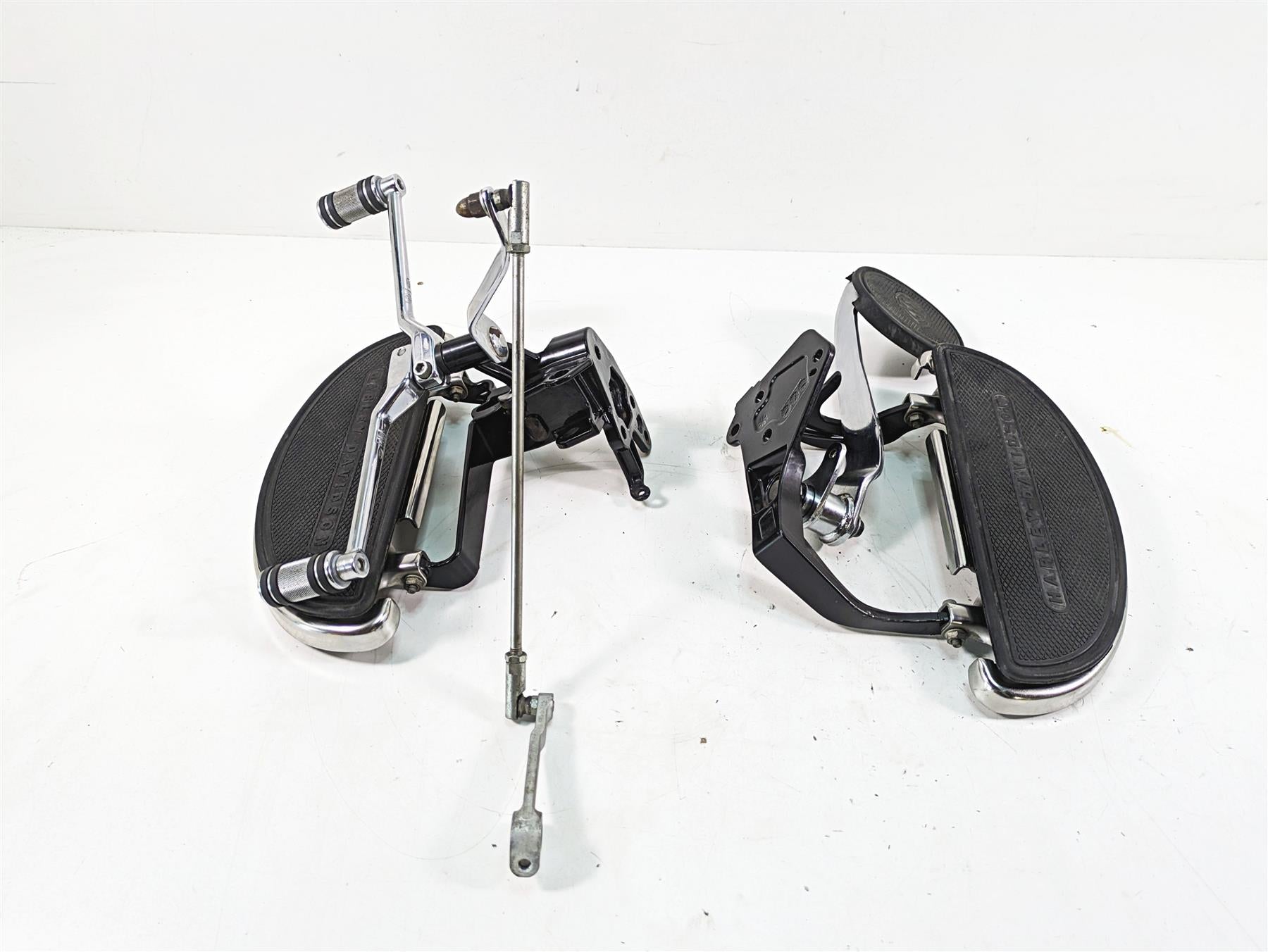 2013 Harley Softail FLSTC Heritage Classic Front Floorboard Lever Set ...